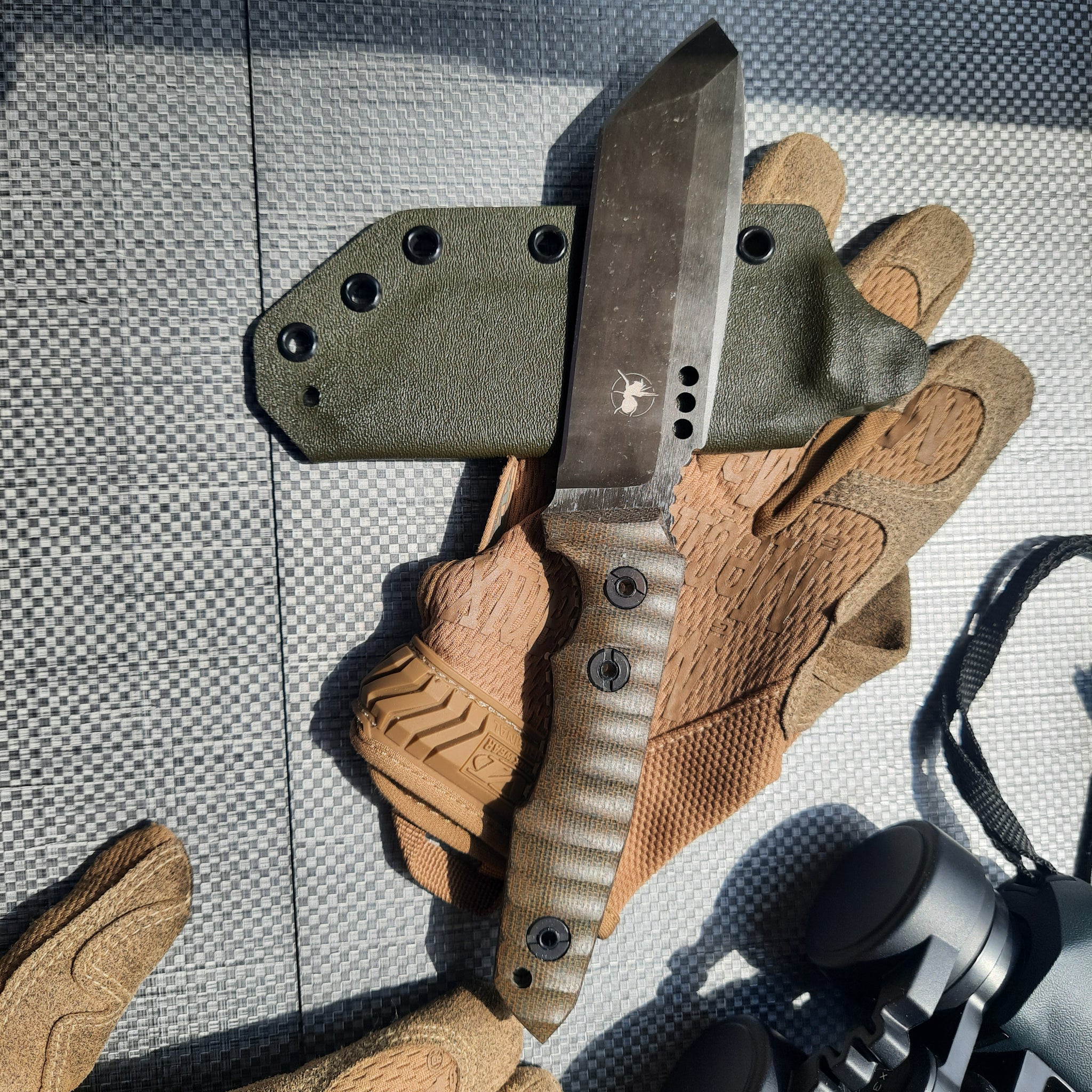 Atrax Venom Tactical & Daycare Knife Stonewashed with Green Micarta Ha